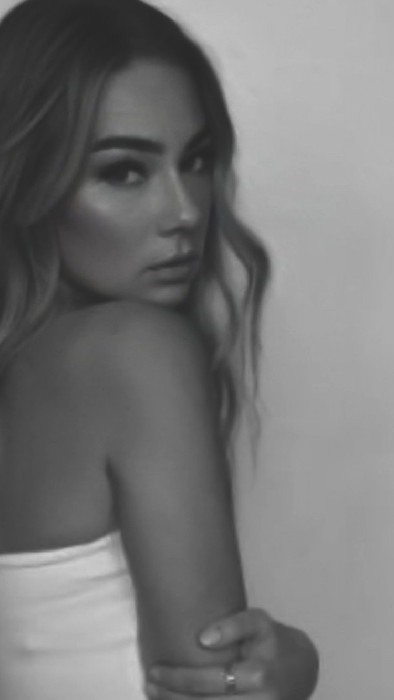 Nicole V._EN :: PP agency